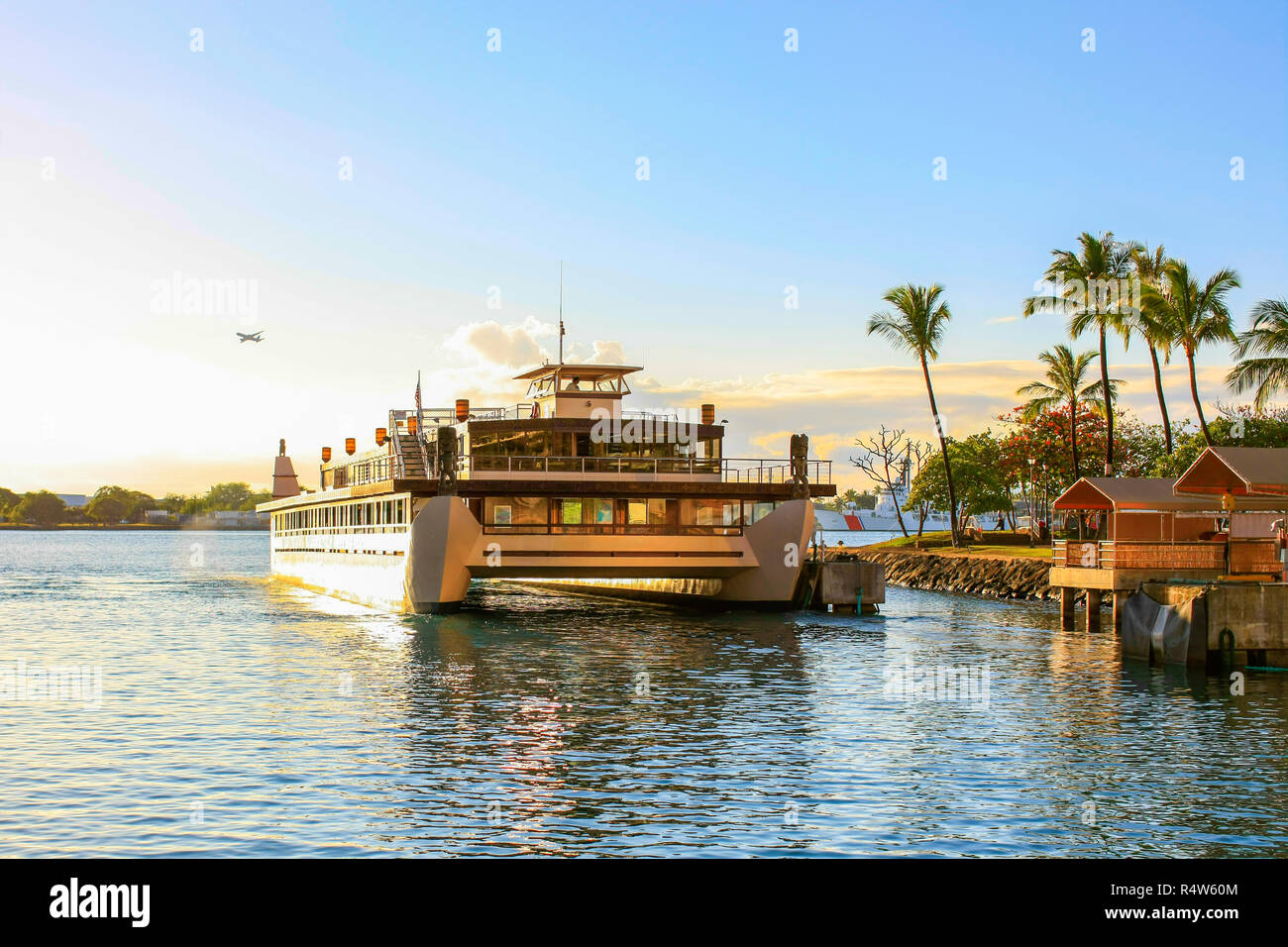 Catamaran approaching dock in Honolulu Harbor, Hawaii Stock Photo - Alamy