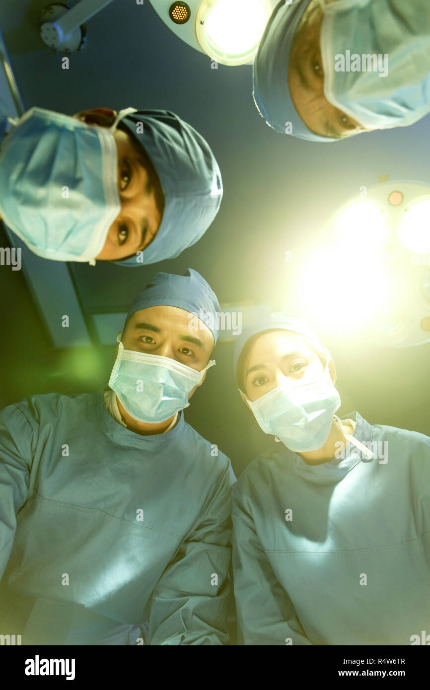 Medical workers in operation Stock Photo - Alamy