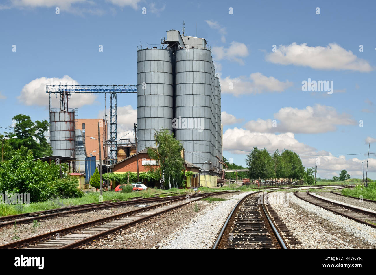Grain Silo Train High Resolution Stock Photography and Images - Alamy