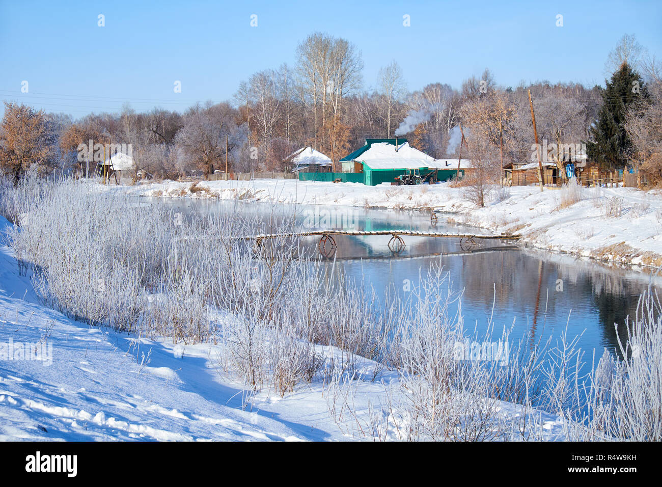 Village river in siberia hi-res stock photography and images - Alamy