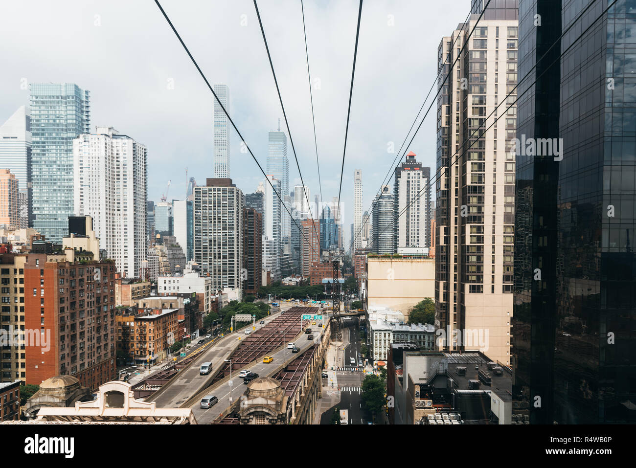 New York City, USA - June 24, 2018: The Roosevelt Island Tramway. It is ...
