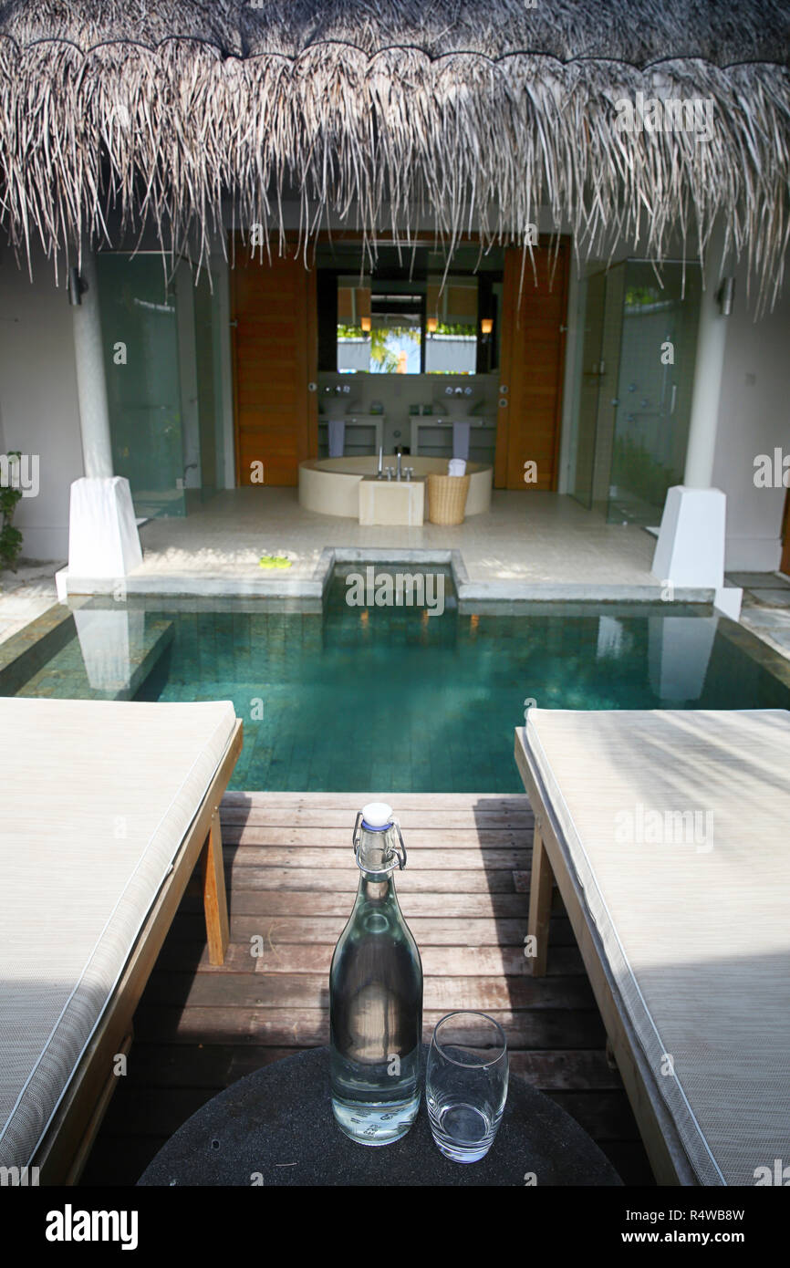 The maldives swimming pool Stock Photo - Alamy