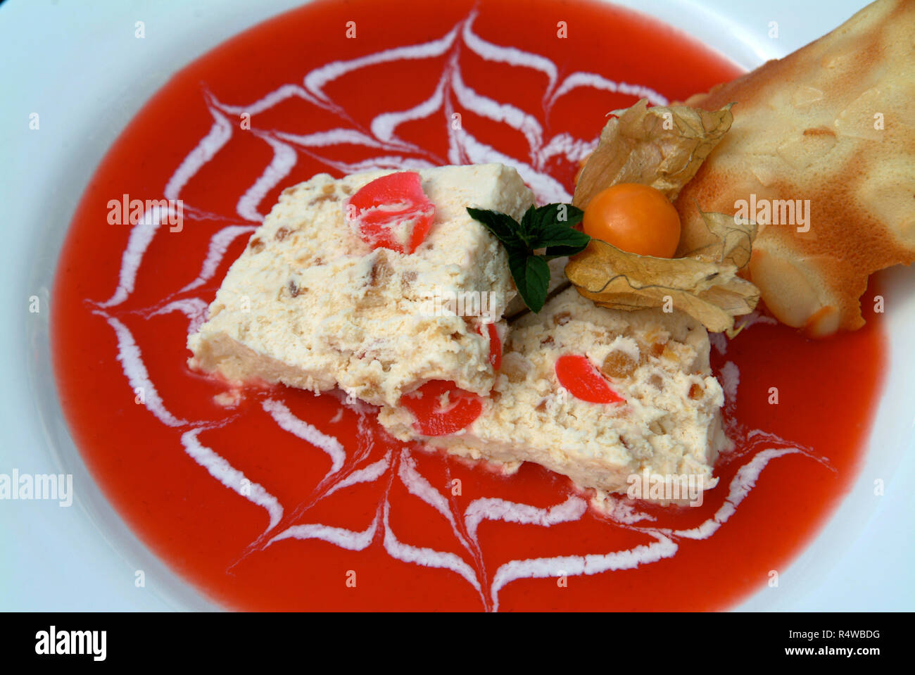 Nougat parfait hi-res stock photography and images - Alamy