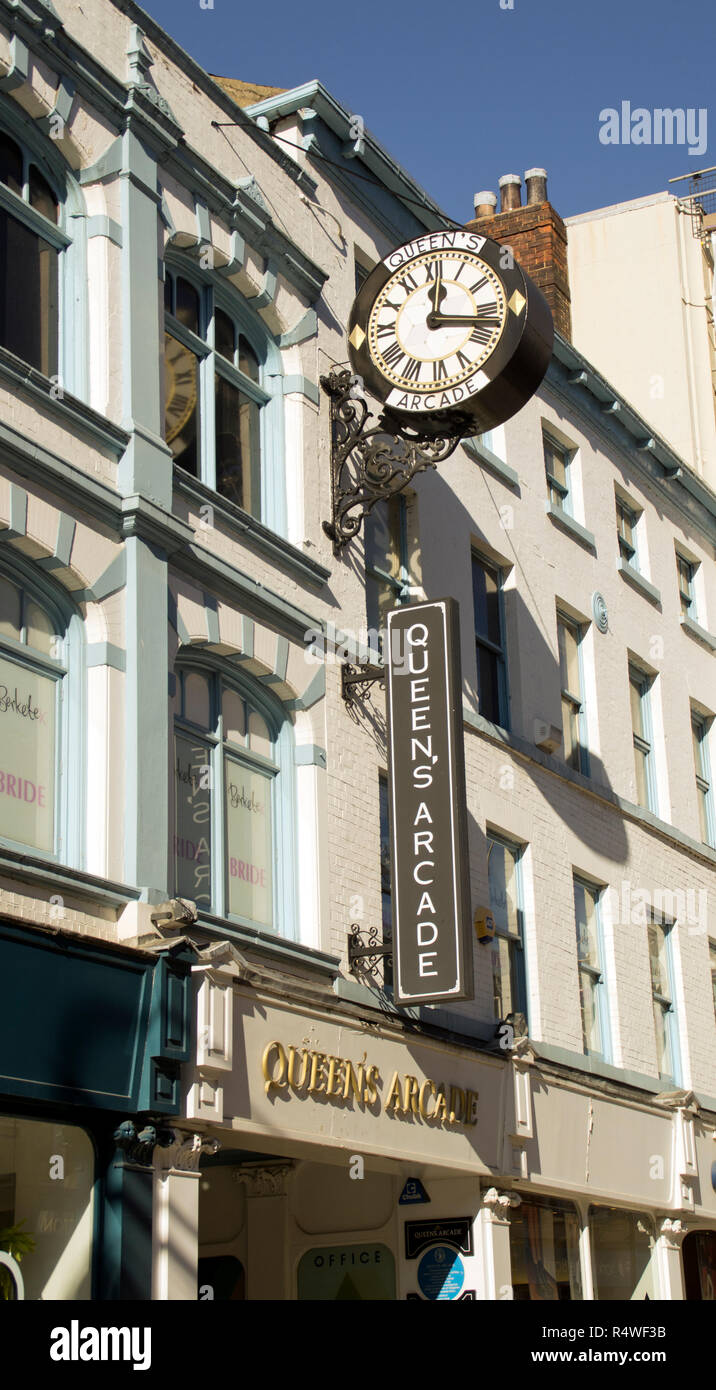 Queens Arcade entrance Leeds Stock Photo - Alamy