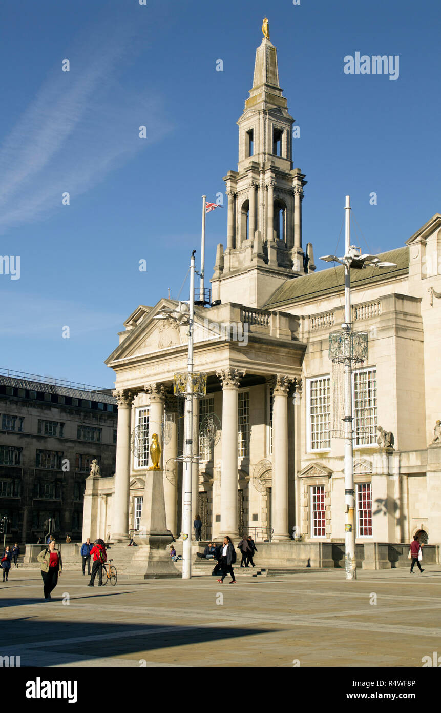 Leeds Civic Hall Stock Photo - Alamy