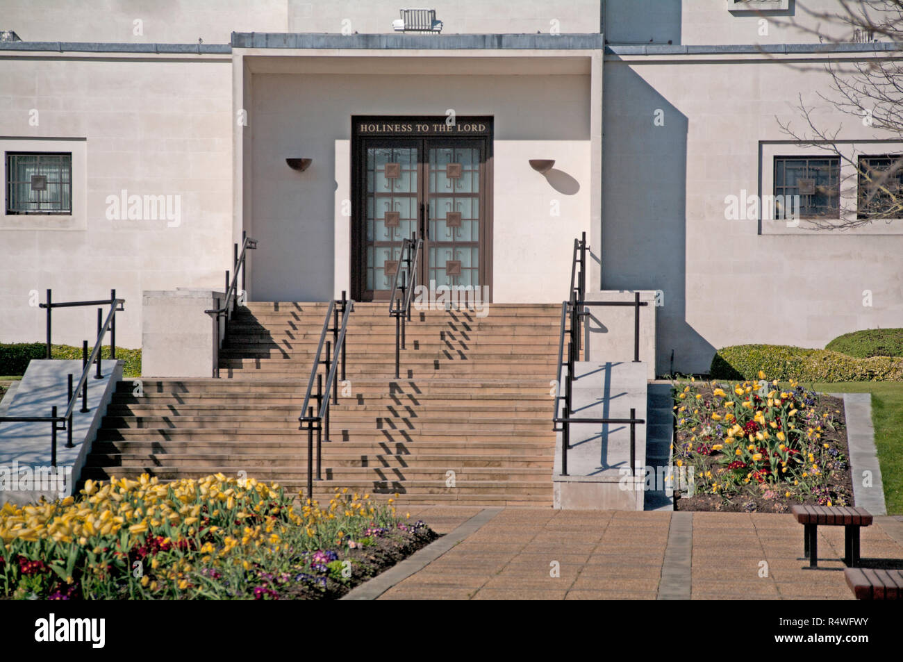 London england temple mormon hi-res stock photography and images - Alamy