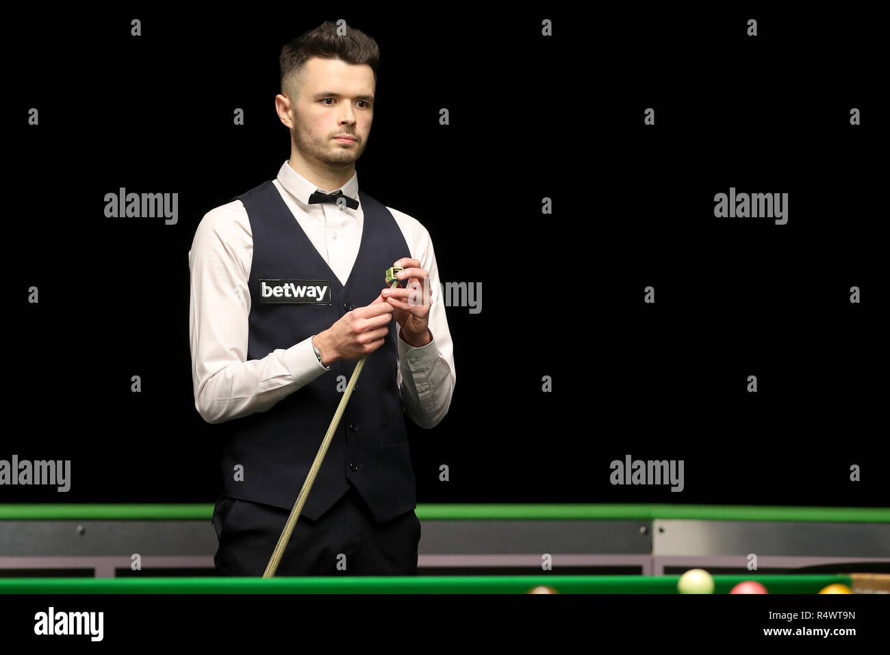Oliver Lines during day two of the Betway UK Championship at The York ...