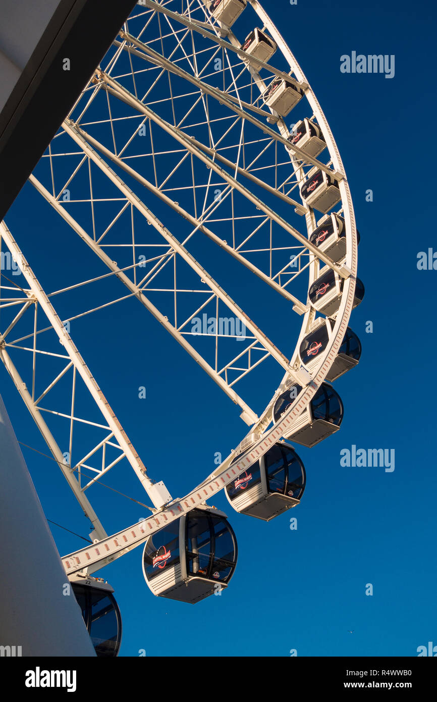 NATIONAL HARBOR, MARYLAND, USA - The Capital Wheel attraction Stock ...