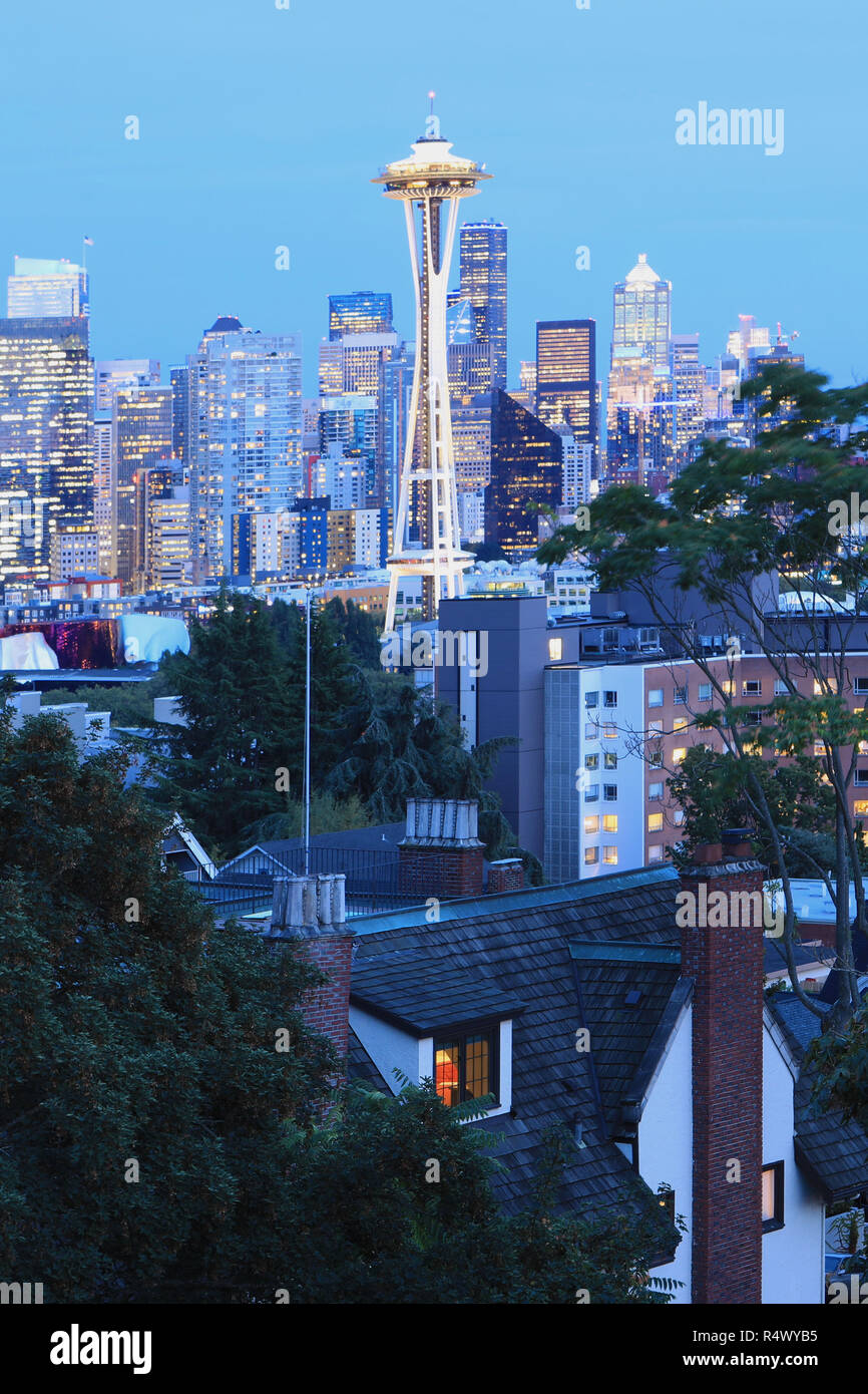 A Vertical Seattle, Washington skyline at twilight Stock Photo - Alamy