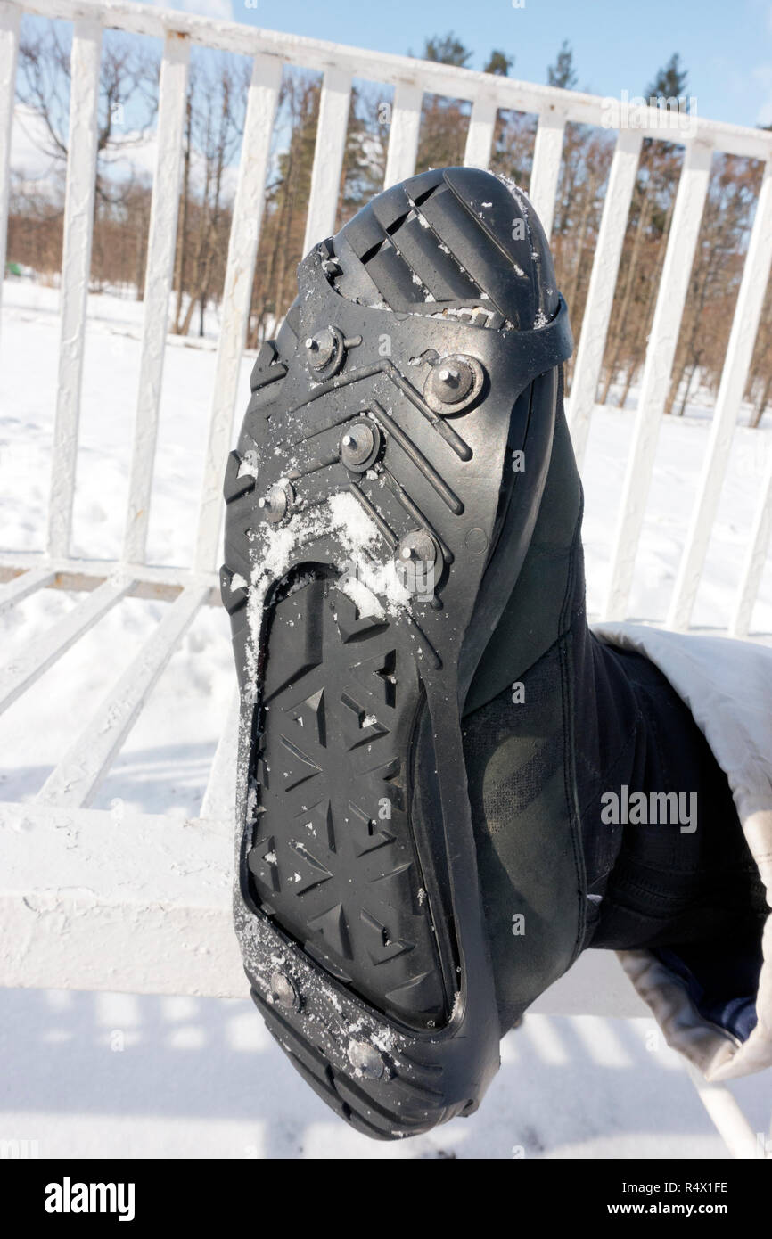 Person slipping on ice hi-res stock photography and images - Alamy