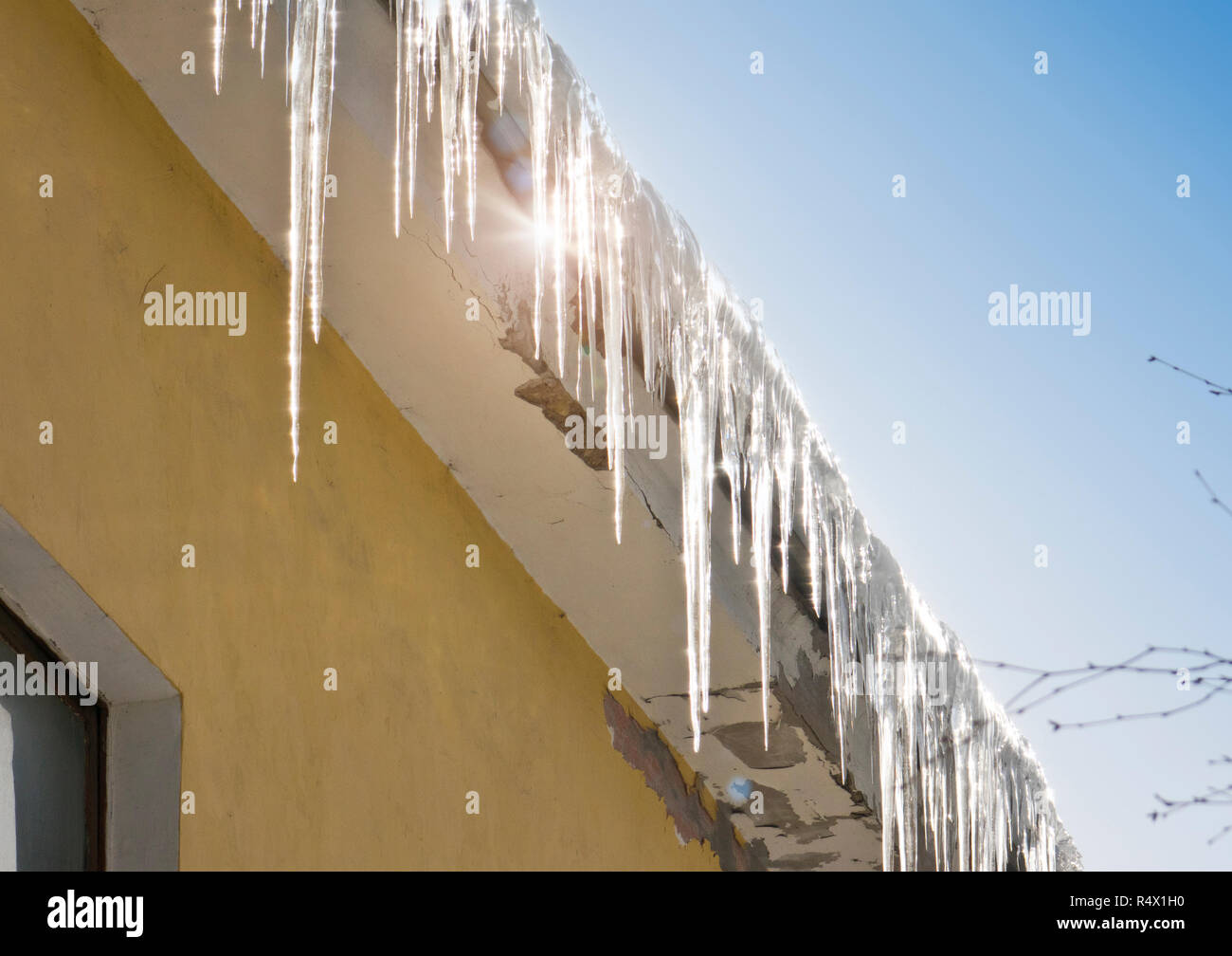 Sharp icicles hi-res stock photography and images - Alamy