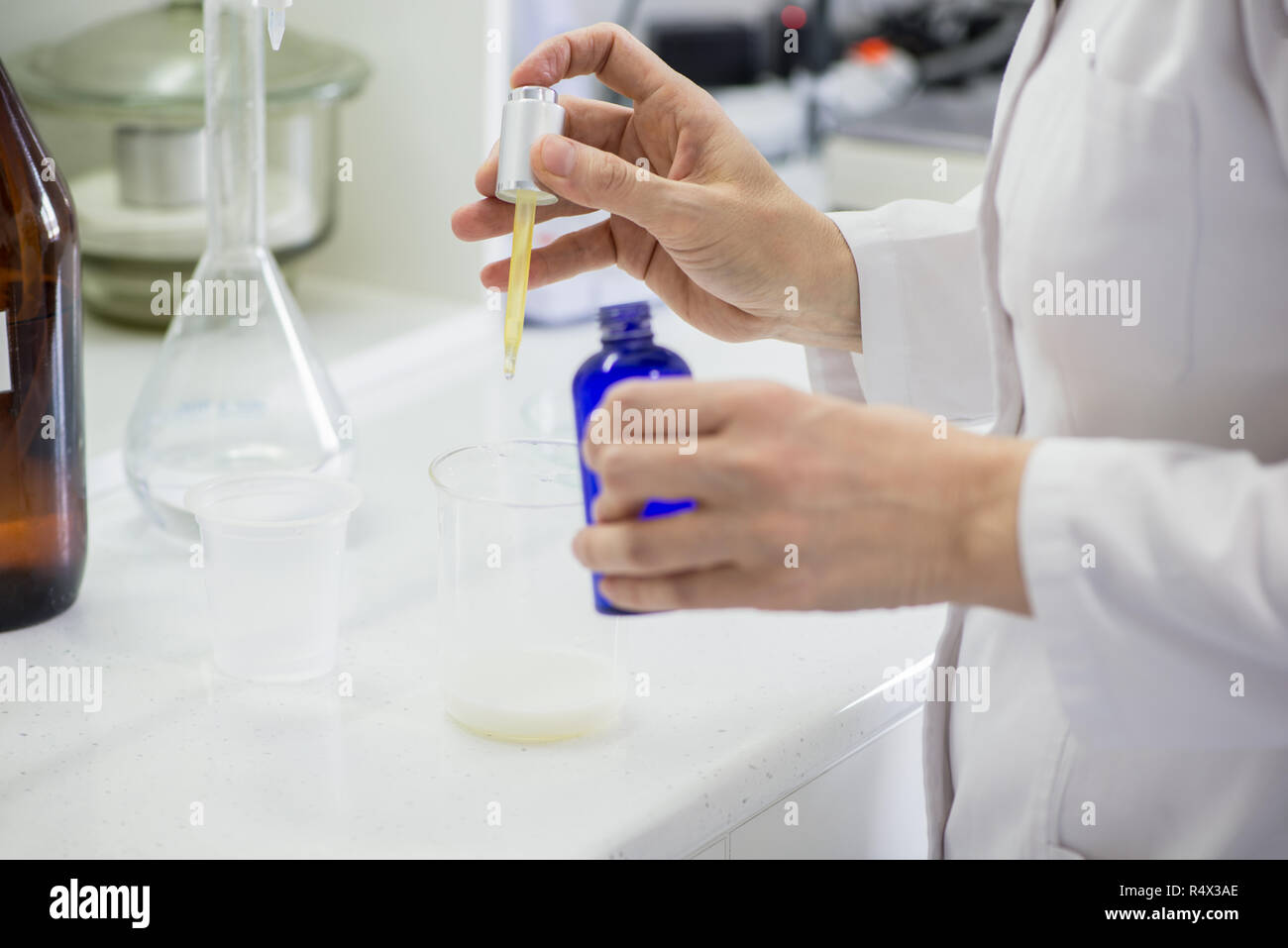 Equipment laboratory woman bacteria hi-res stock photography and images ...