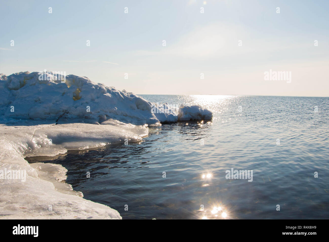 Clear icy water hi-res stock photography and images - Alamy