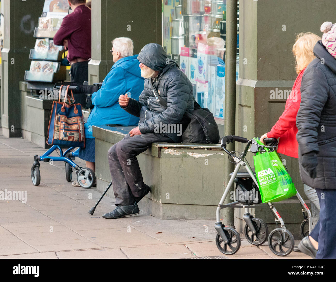 Homeless rough sleeper hi-res stock photography and images - Alamy