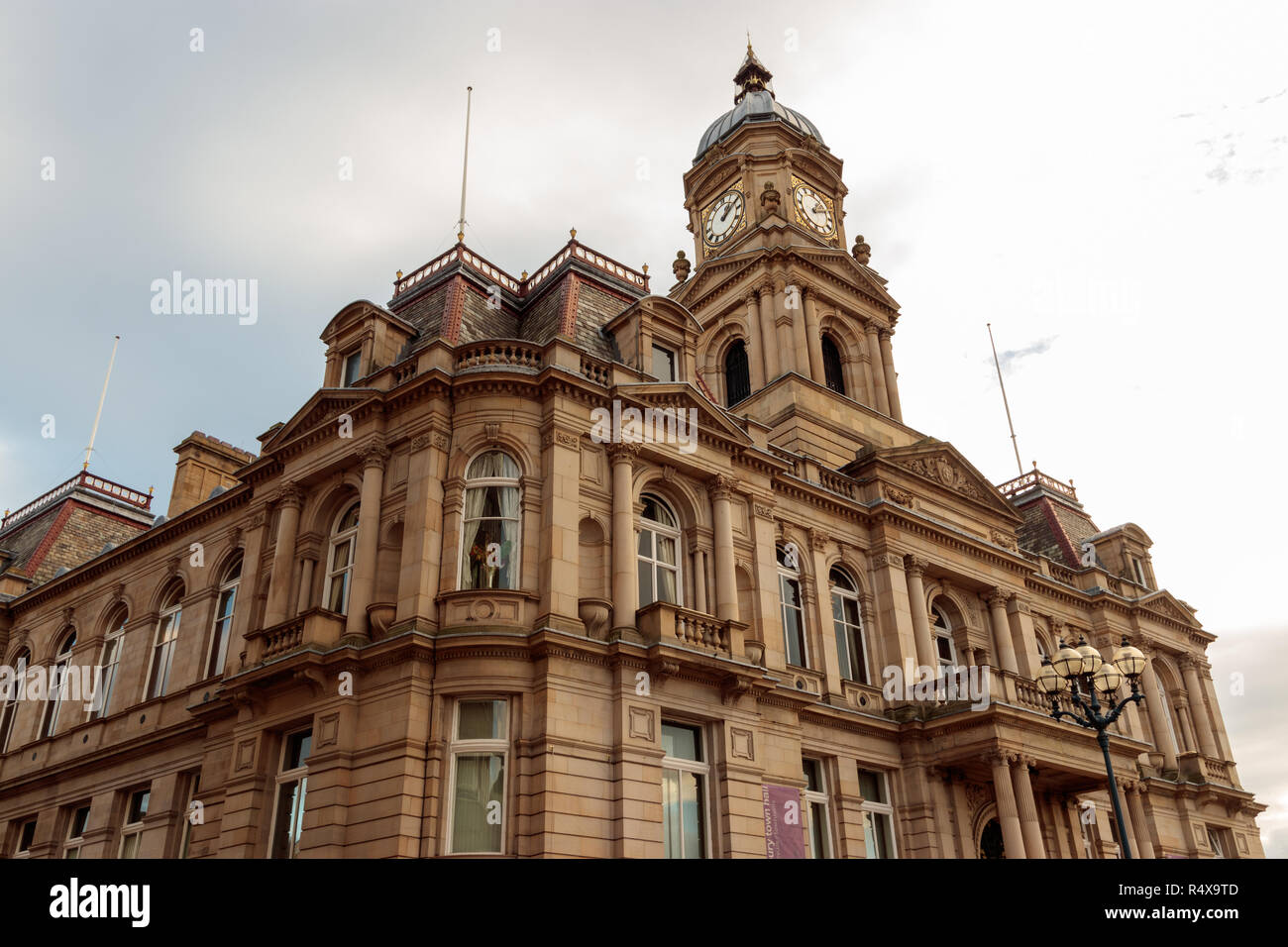 Dewsbury hi-res stock photography and images - Alamy