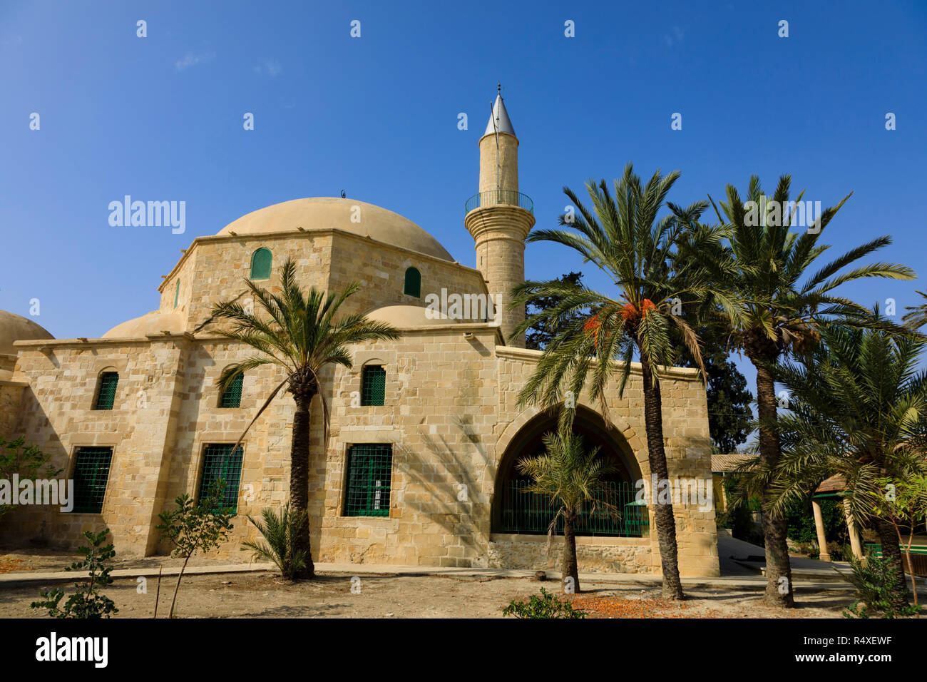 Hala Sultan Tekke Mosque, Larnaca, Cyprus Stock Photo - Alamy