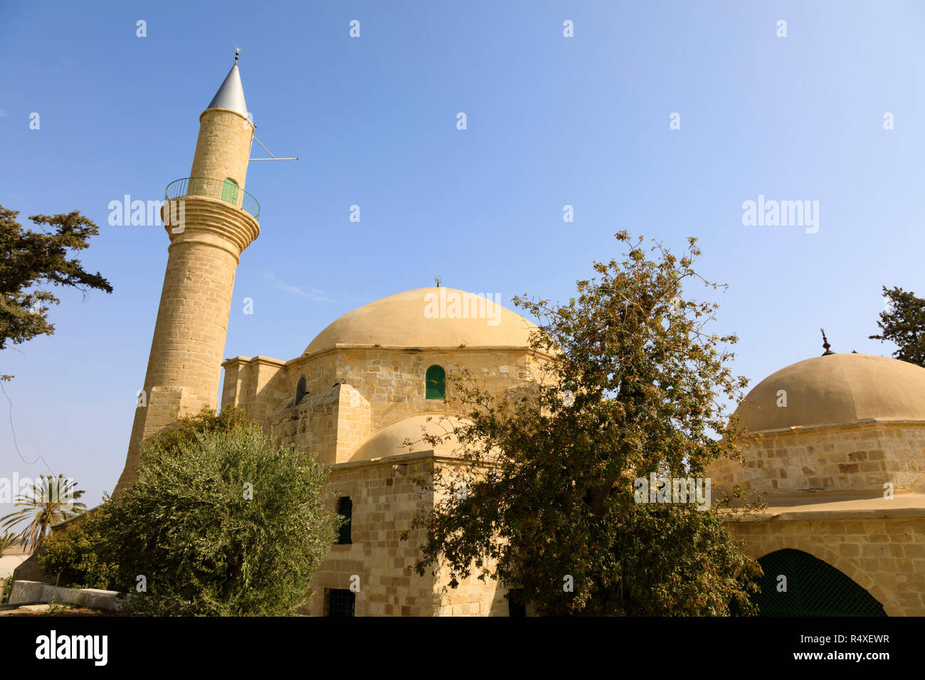 Hala Sultan Tekke Mosque, Larnaca, Cyprus Stock Photo - Alamy