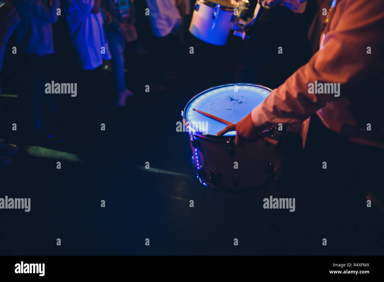 Silver drummer girl hi-res stock photography and images - Alamy