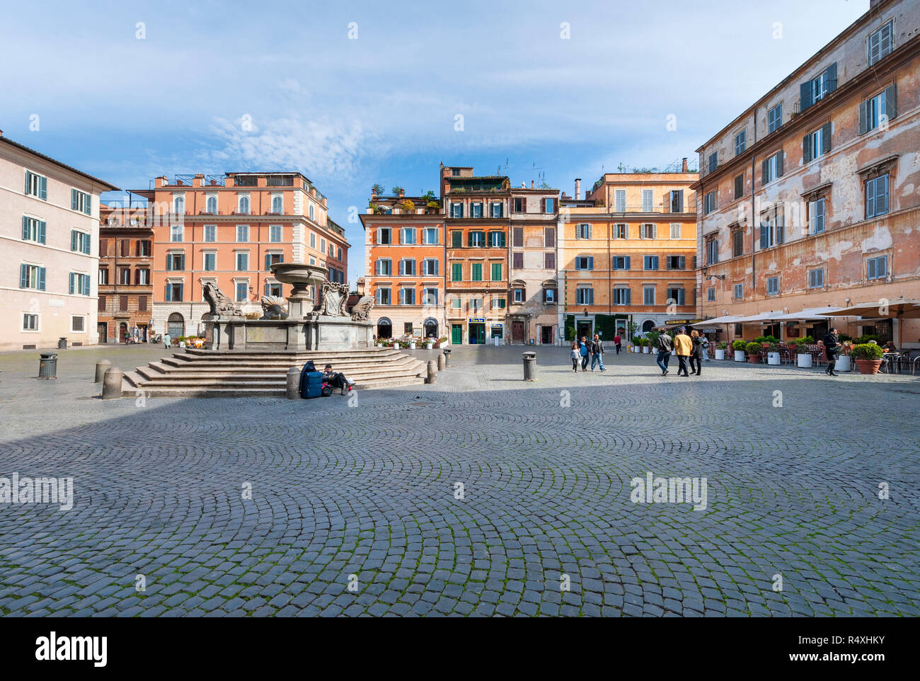Piazza di Santa Maria, Trastevere, Rome, Italy Stock Photo - Alamy