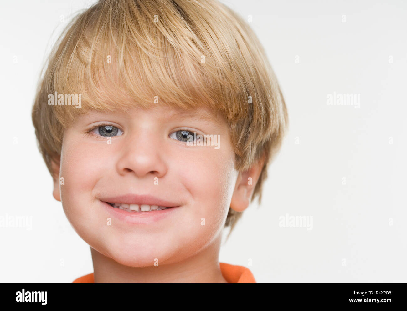 Human eyeball cutout hi-res stock photography and images - Alamy