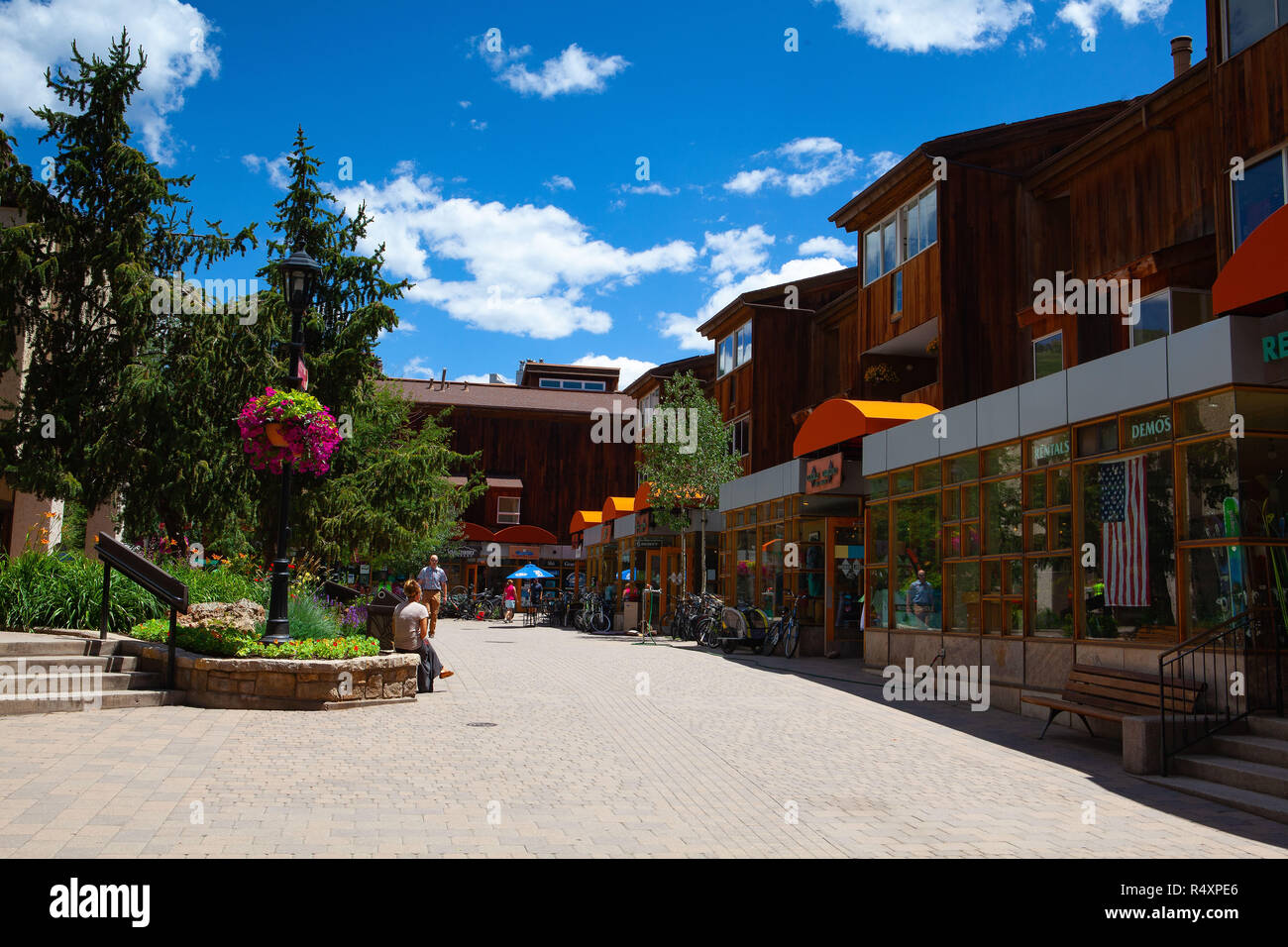 Luxury mountain resort hi-res stock photography and images - Alamy