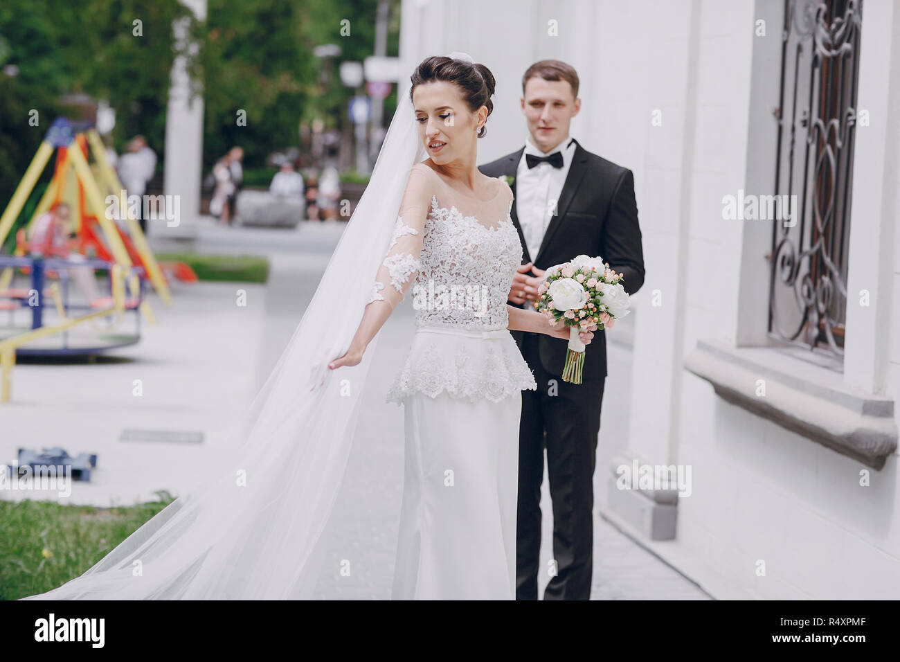 bride and groom Stock Photo - Alamy