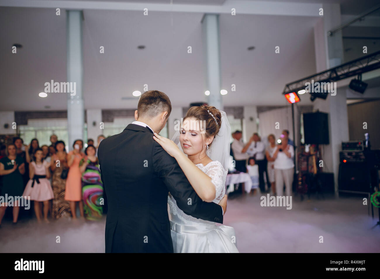 first wedding dance Stock Photo - Alamy