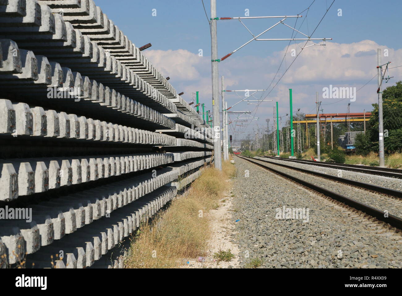Train track pattern background hi-res stock photography and images - Alamy