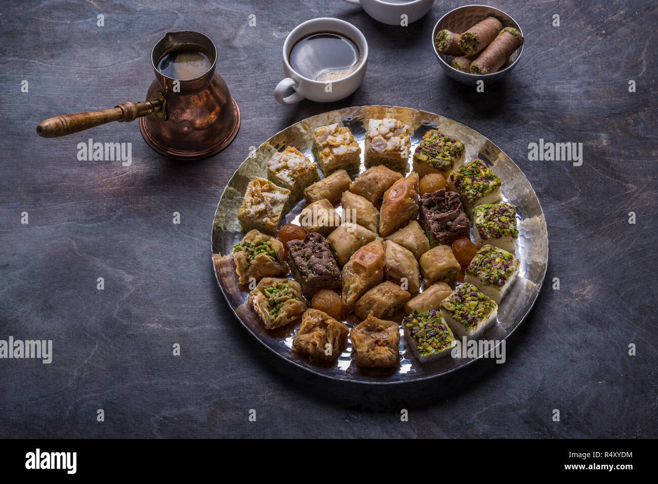 Syrian sweets hi-res stock photography and images - Alamy
