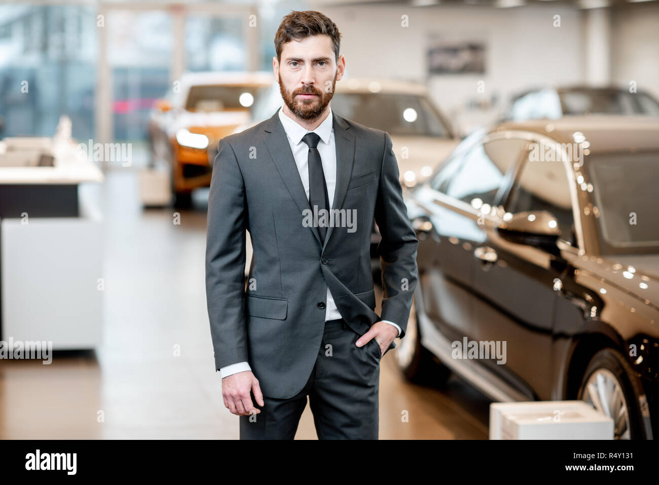 Suit salesman hi-res stock photography and images - Alamy