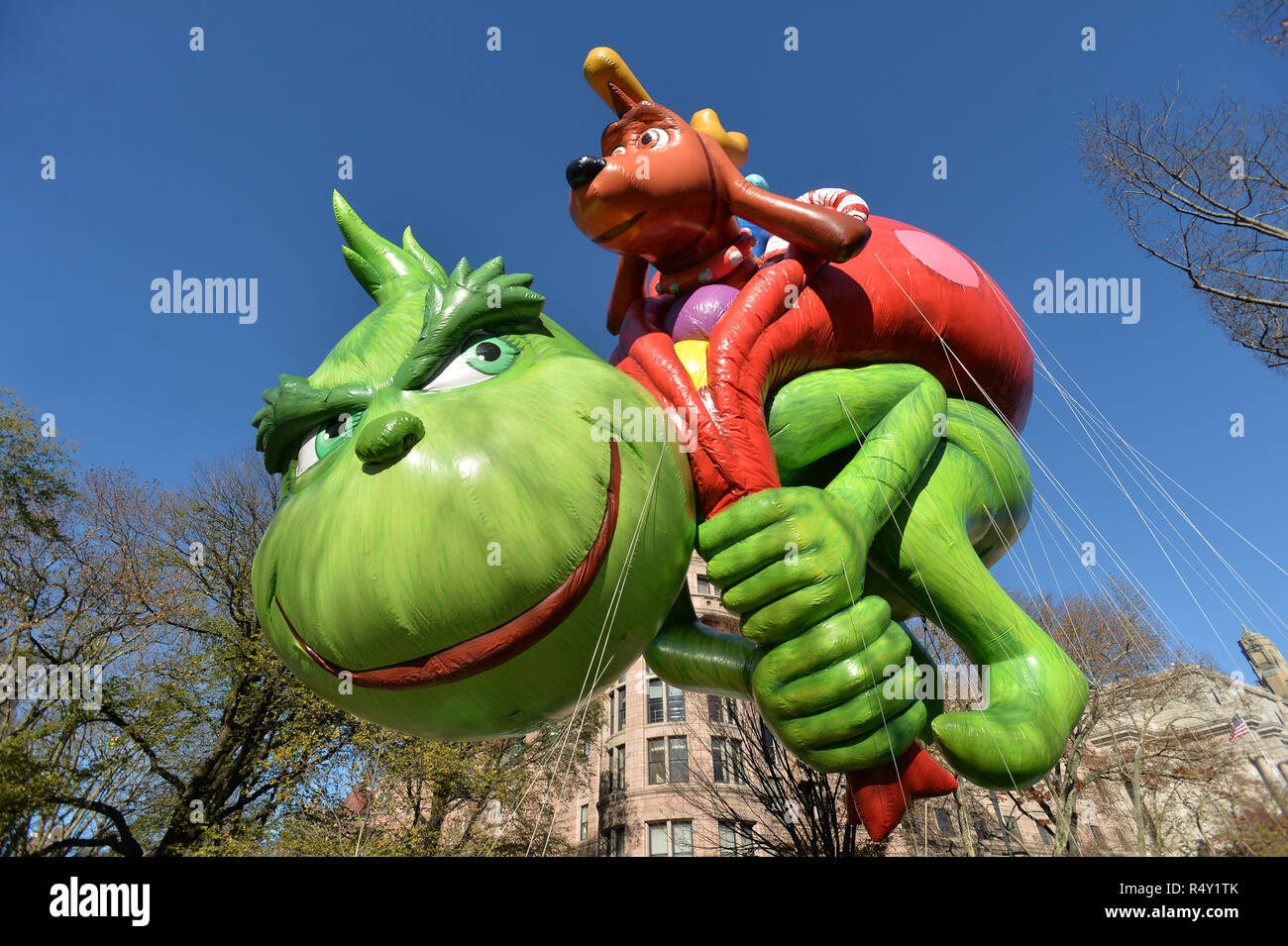 The Grinch balloon at the 92nd Annual Macy’s Thanksgiving Day Parade in ...