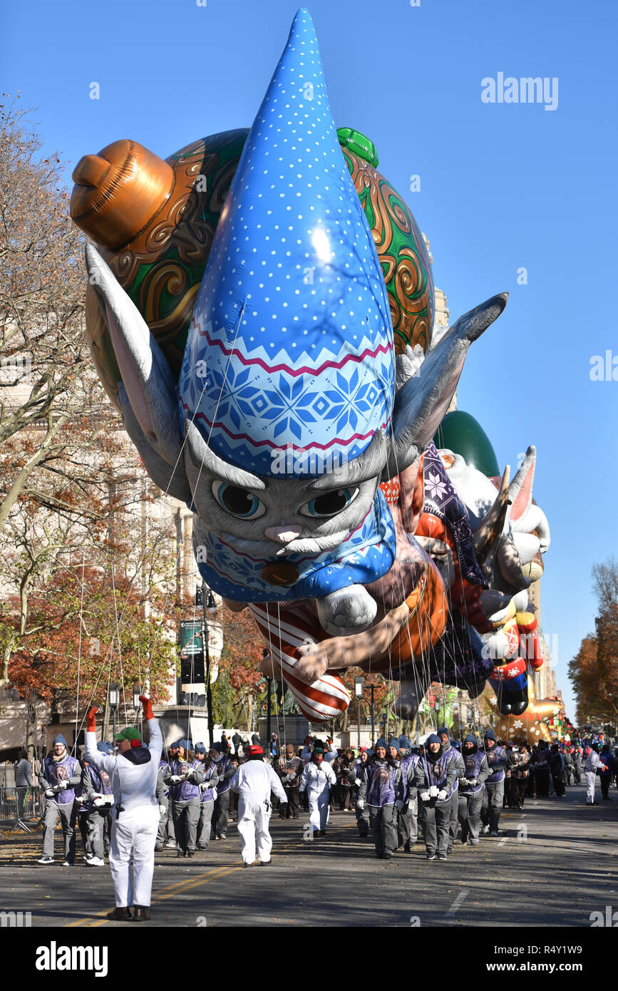 Balloons day parade hi-res stock photography and images - Alamy