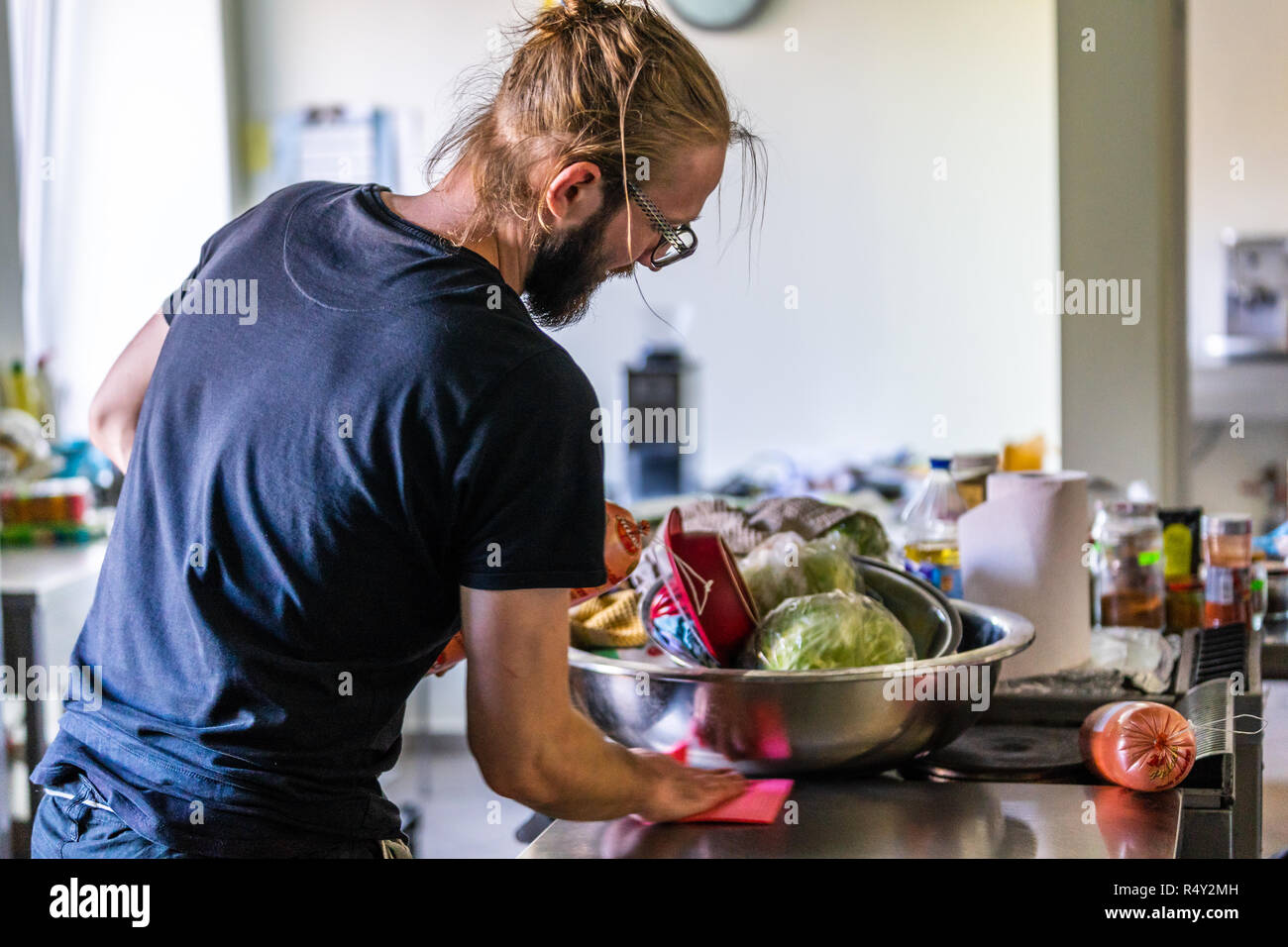 Chef's table dining hi-res stock photography and images - Alamy