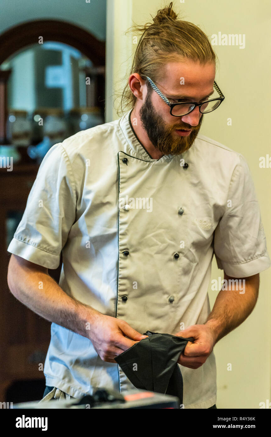 Professional chef white chef's hat hi-res stock photography and images ...