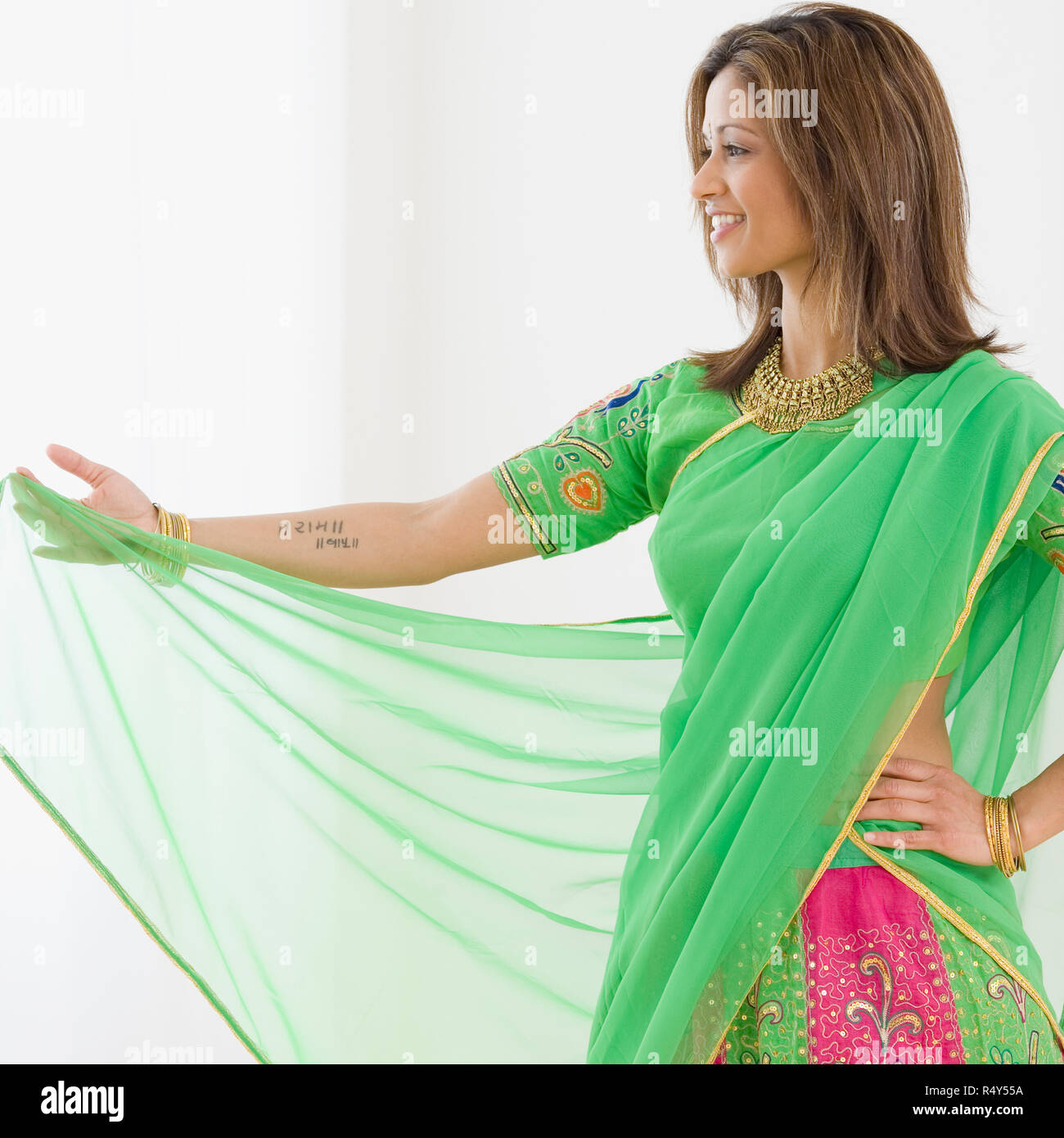 Garba saree hi-res stock photography and images - Alamy