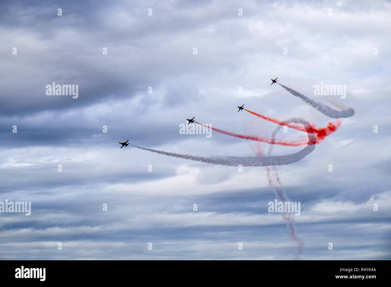 Airplanes on airshow flying hi-res stock photography and images - Alamy