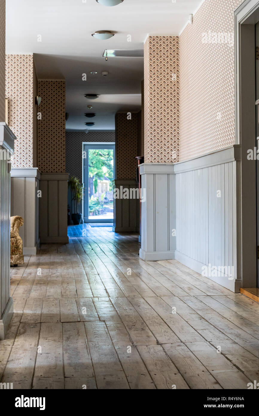 Hotel hallway hi-res stock photography and images - Alamy