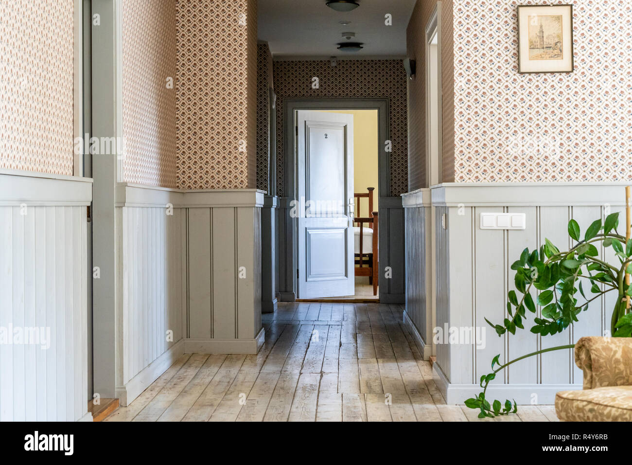 Hotel hallway hi-res stock photography and images - Alamy