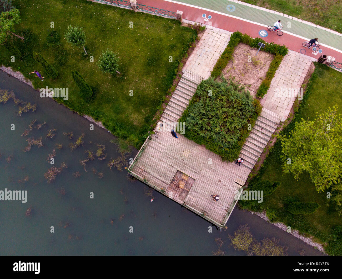 Riverside park road hi-res stock photography and images - Alamy