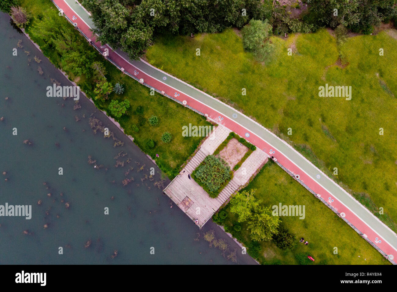 People walking on riverside path footpath hi-res stock photography and ...