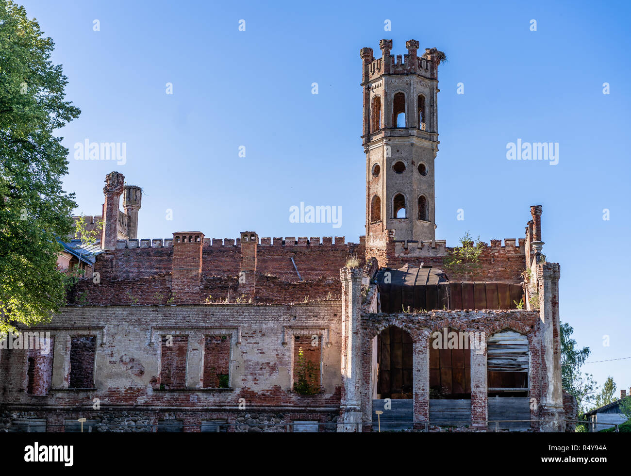 Ruins old tower house hi-res stock photography and images - Alamy