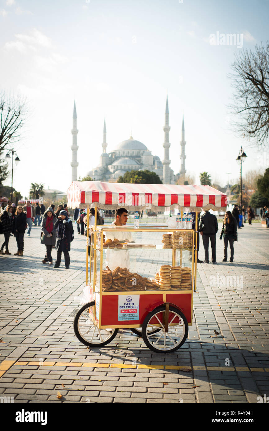 Street food vendor Blue Mosque Istanbul Turkey Stock Photo - Alamy