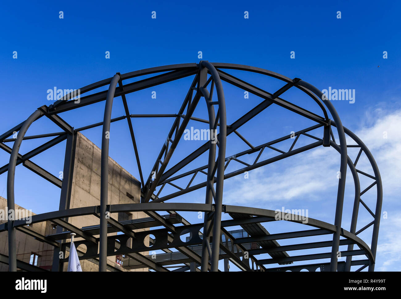 Curved steel beam hi-res stock photography and images - Alamy