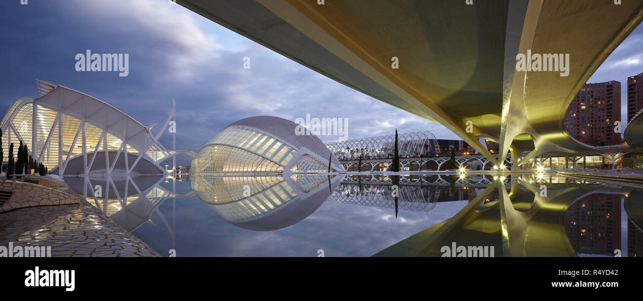 Imax valencia cinema hi-res stock photography and images - Alamy