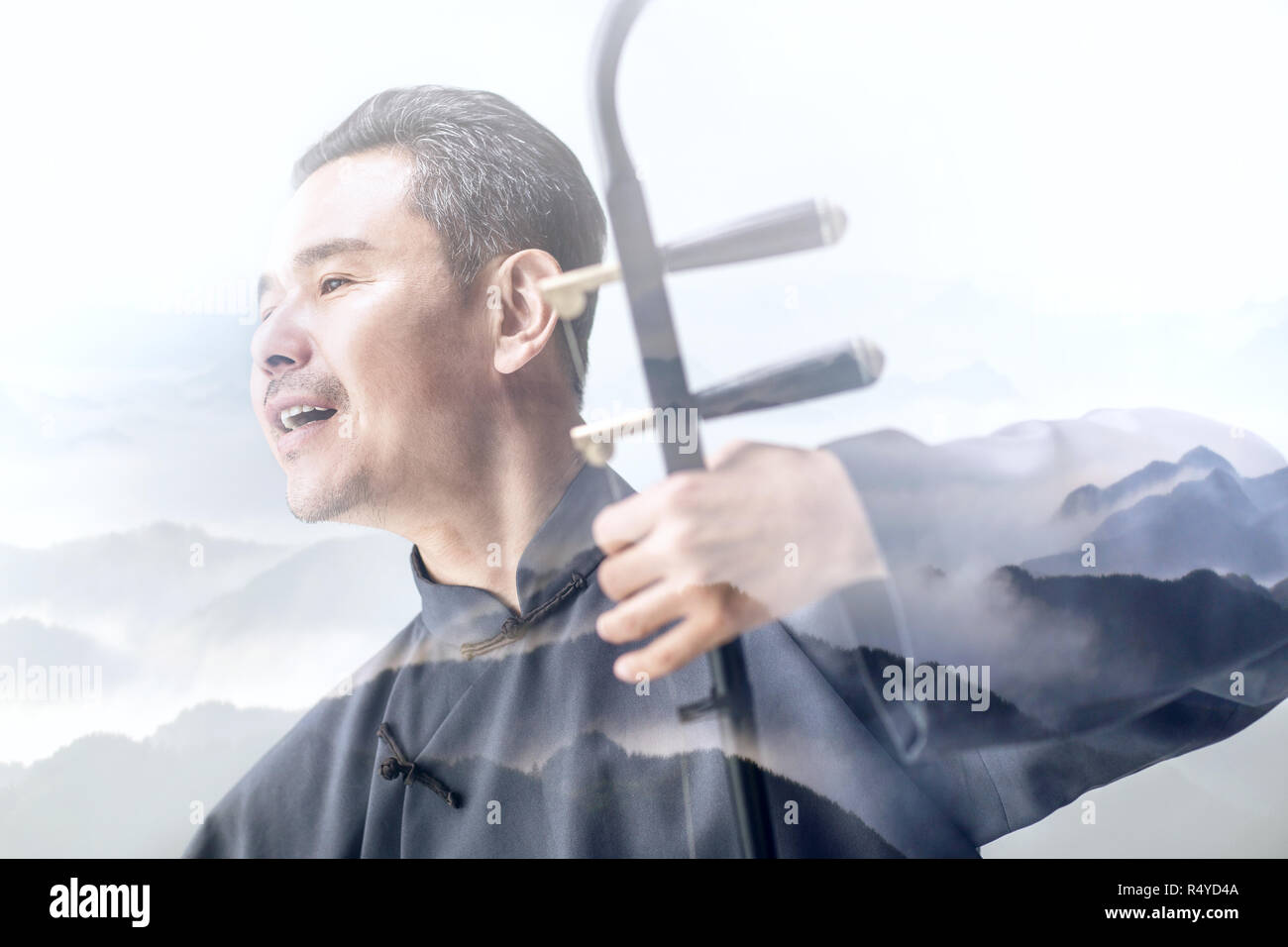 The erhu hi-res stock photography and images - Alamy
