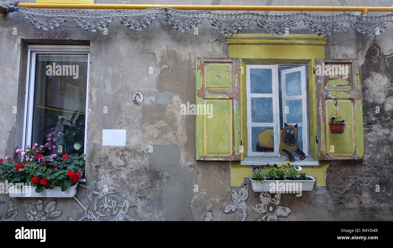 Courtyard gallery hi-res stock photography and images - Alamy