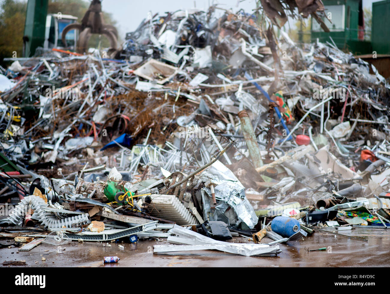 Oldenburg, Germany. 25th Oct, 2018. Sorted scrap metal, including old ...