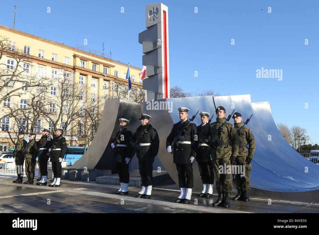 Gdynia, Poland. 28th Nov 2018. Polish Navy soldiers under the Monument ...