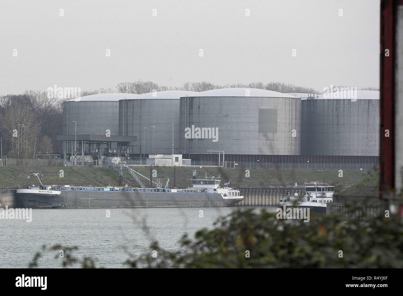 Cologne, Germany. 28th Nov, 2018. Cargo-ship seen on the waters of ...