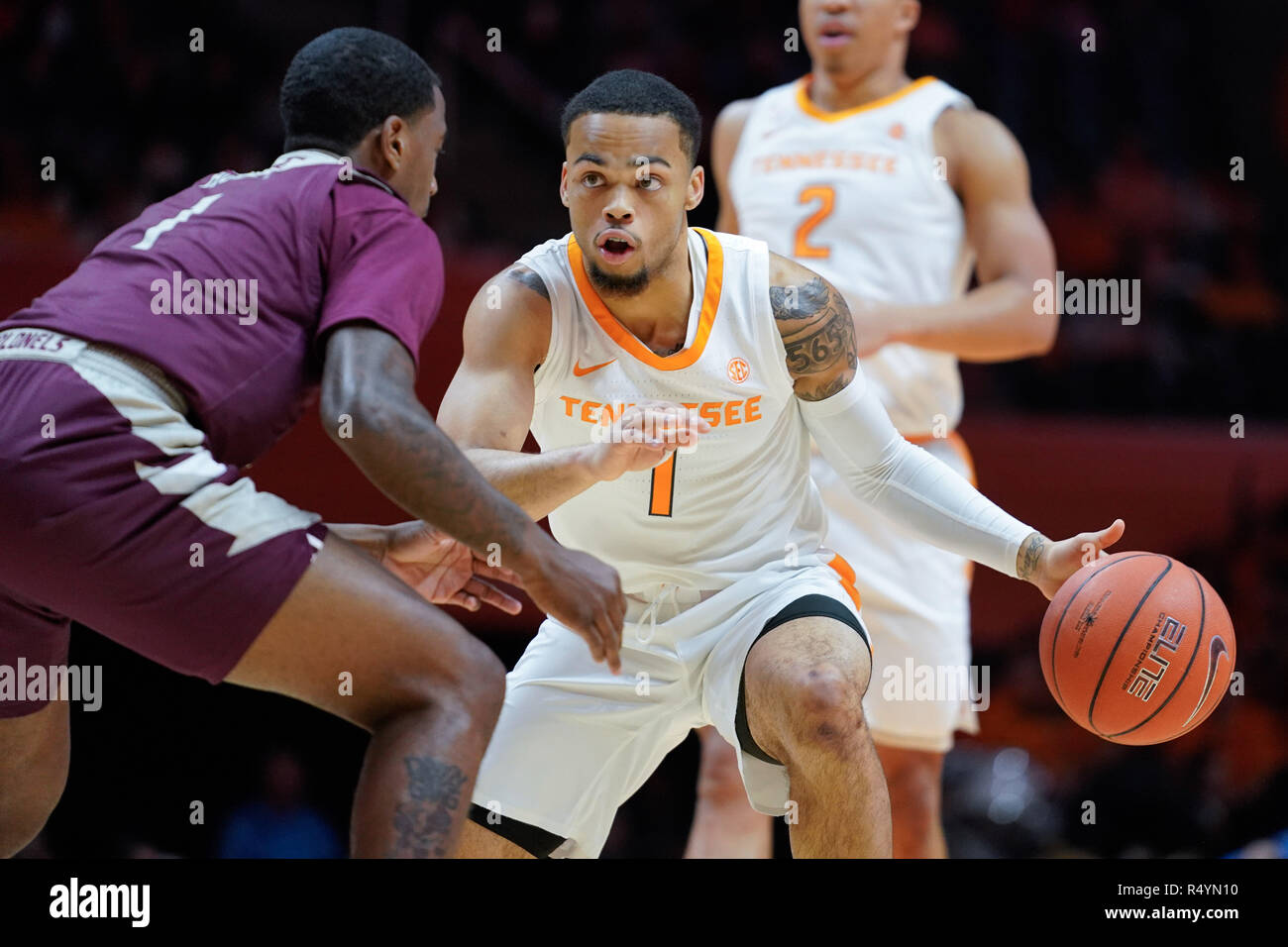 November 28, 2018: Lamonte Turner #1 of the Tennessee Volunteers brings ...